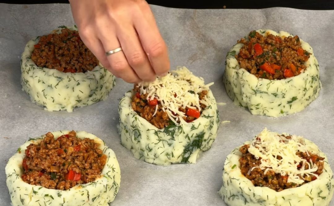 Cheesy Mashed Potato Nests Stuffed with Savory Ground Meat