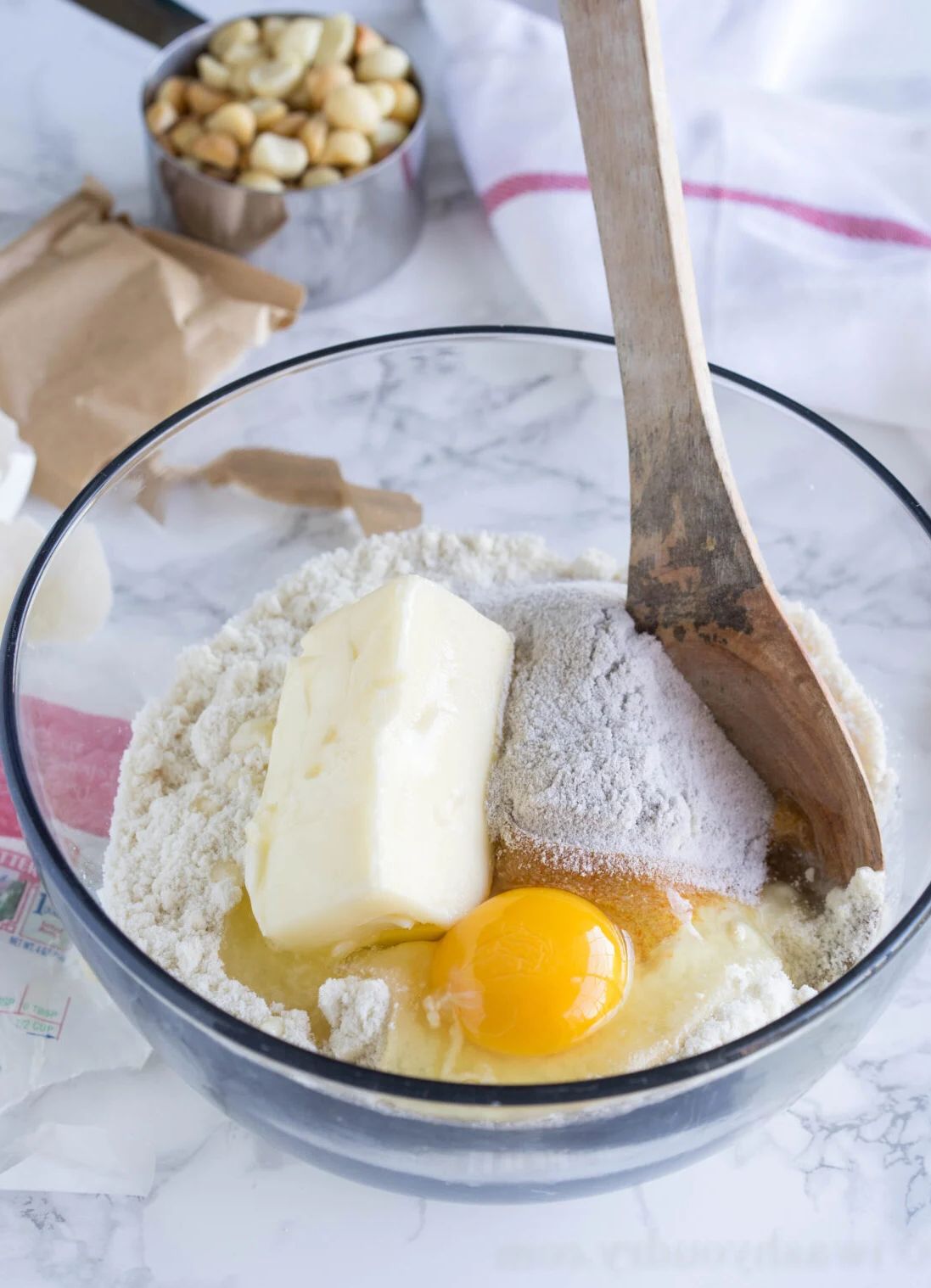 Gooey Butterscotch Nut Bars Recipe | Easy Caramel & Nut Dessert Bars 1